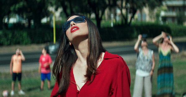 Μαύρα Γυαλιά στο Cinobo - Δες την ταινία online